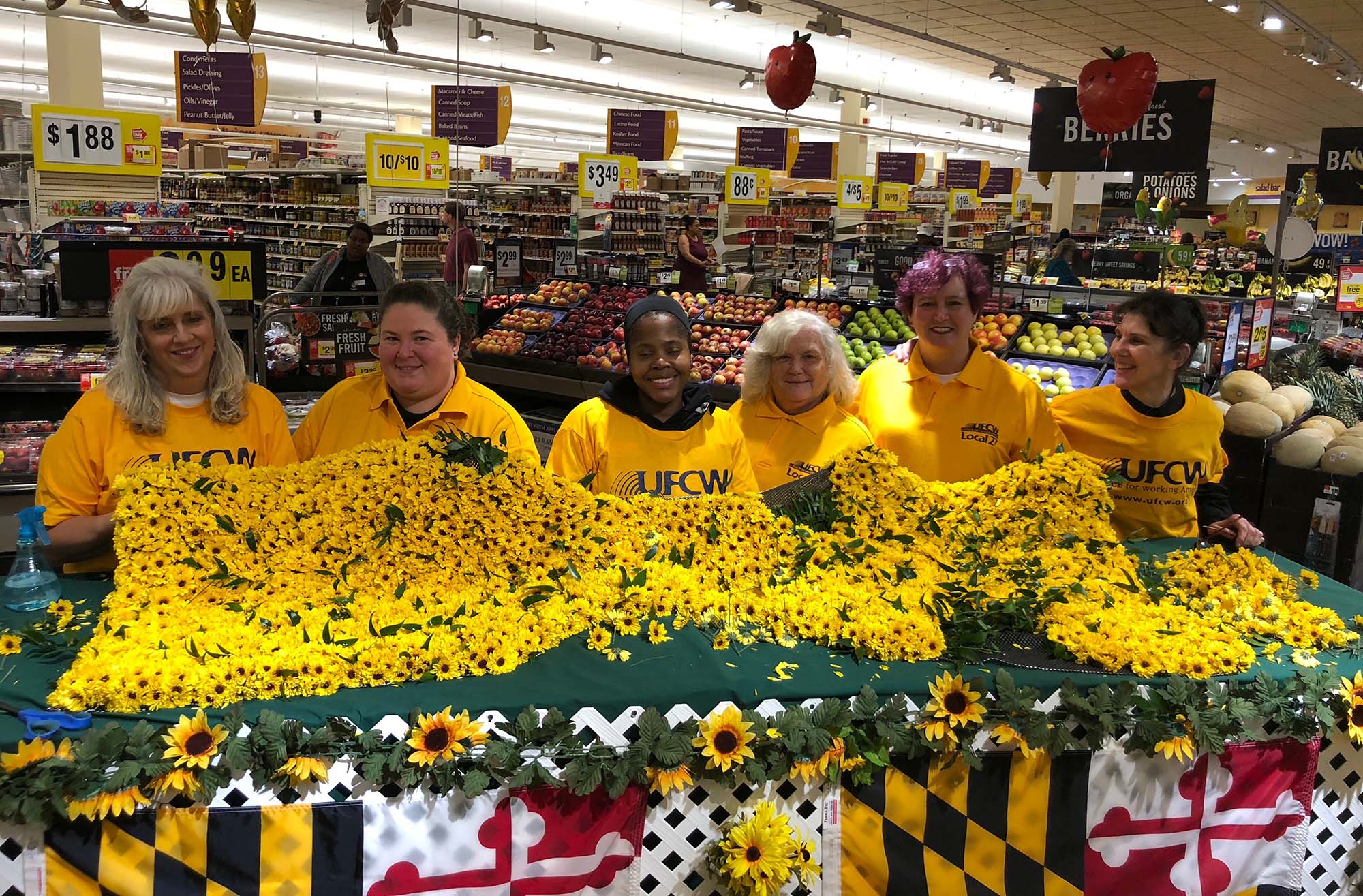 UFCW Local 27 members craft the flowers blankets for the Preakness ...